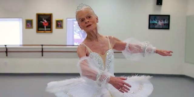Por que esta bailarina de 77 anos continua dançando
