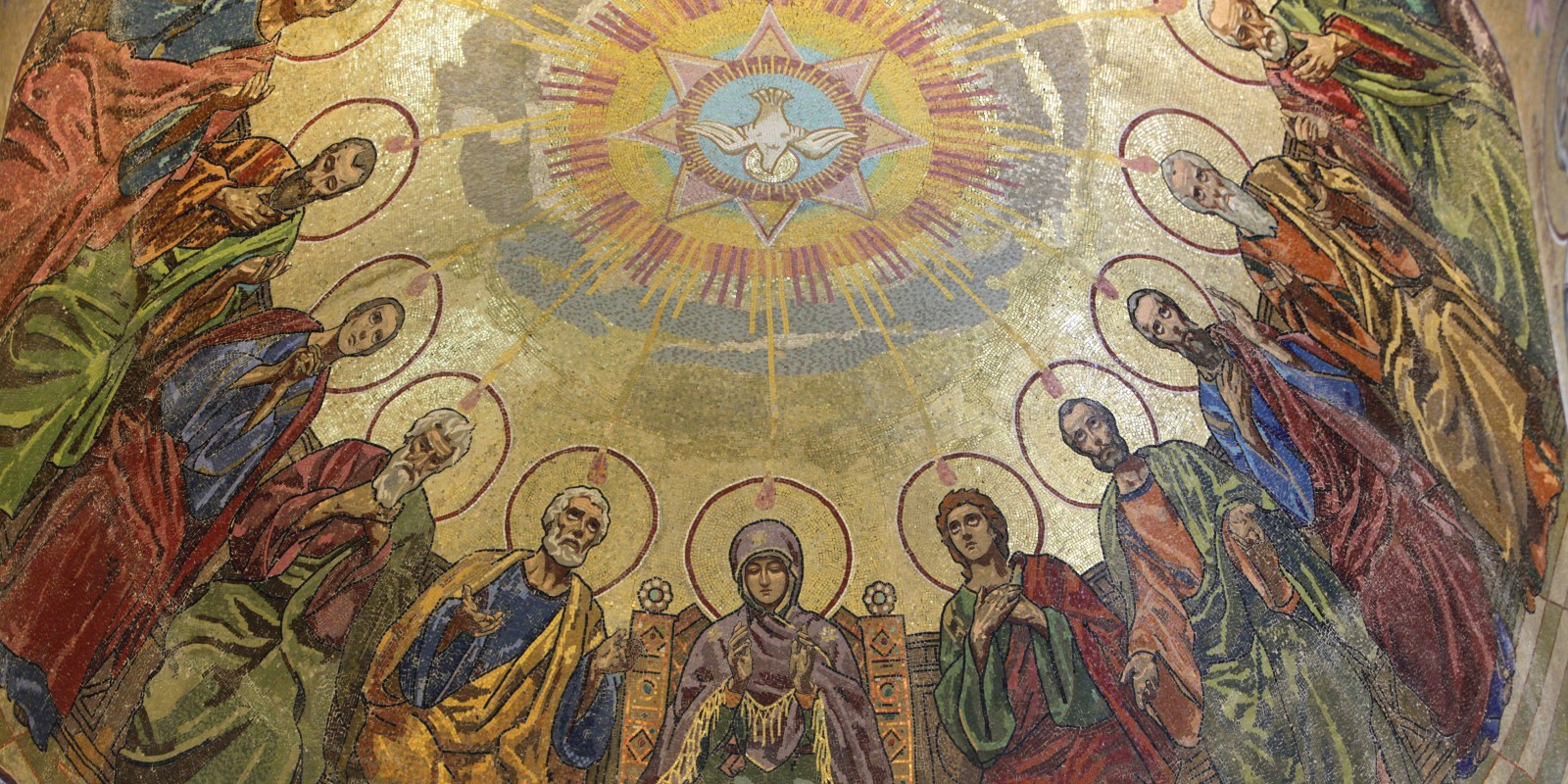 Com Maria no Cenáculo à espera do Espírito Santo