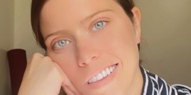 Ela se perguntava se alguém a amaria por causa de sua doença; hoje está ...