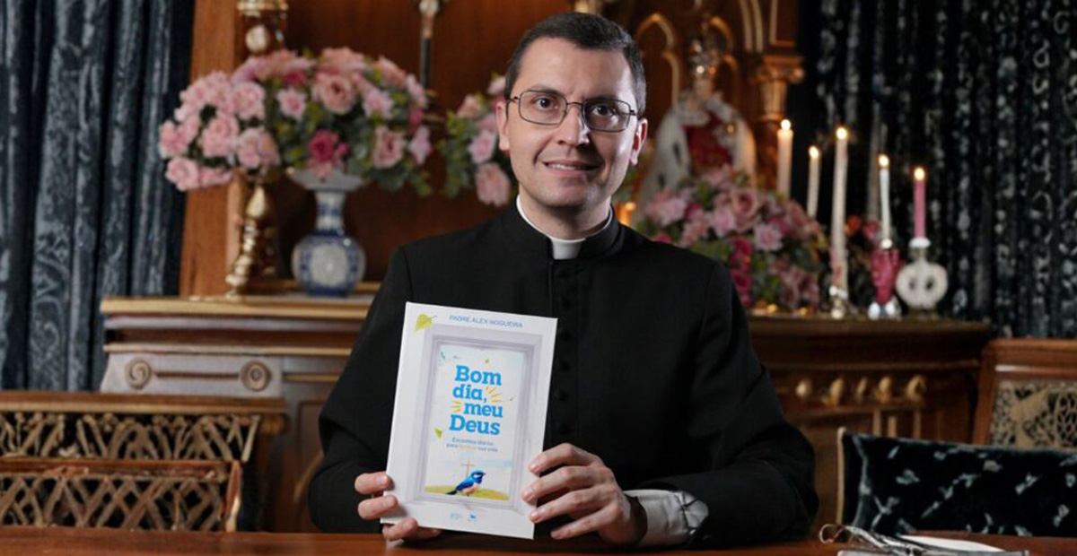 [ENTREVISTA] O Manual da oração do Padre Alex Nogueira